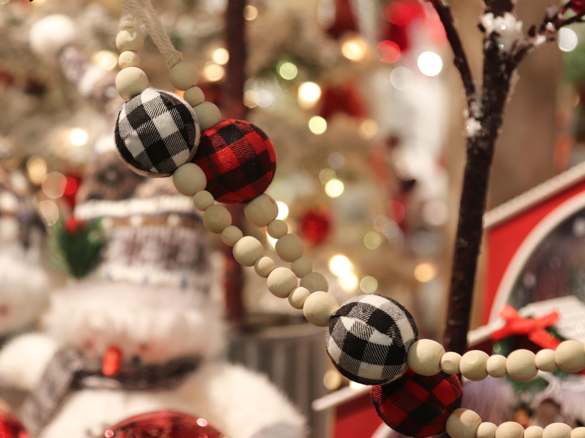 Checked Plaid Garland 6 Feet - Assorted Set of 2